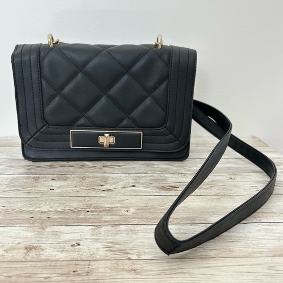 Mossimo Supply Co. | Bags | Mossimo Quilted Crossbody Bag Shoulder ...